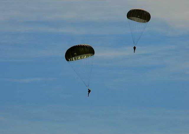 Rangers train for parachuting into water - Gainesville Times