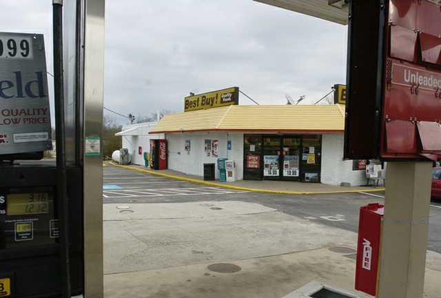 Grocer reopens after long absence from Flowery Branch - Gainesville Times