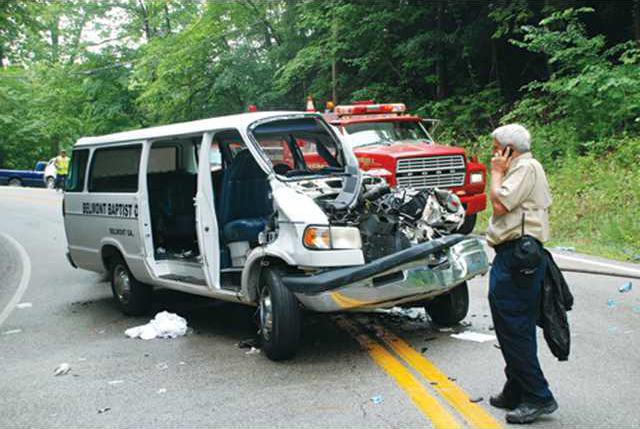 5 injured in church bus crash - Gainesville Times
