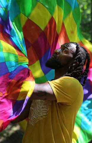 Christians use praise flags to worship the Lord - Gainesville Times