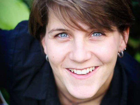 Five questions with Amy Henderson, singer and songwriter - Gainesville ...