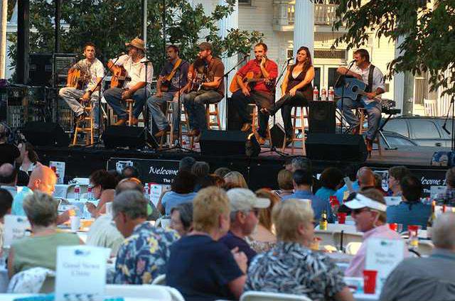 John Jarrard concert welcomes big crowd for 9th year - Gainesville Times