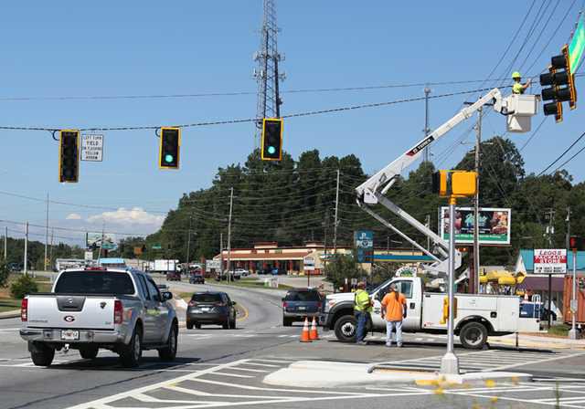 New traffic signal up and running on Ga. 53 - Gainesville Times