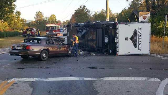 Fiery North Hall crash injures deputy, inmates - Gainesville Times