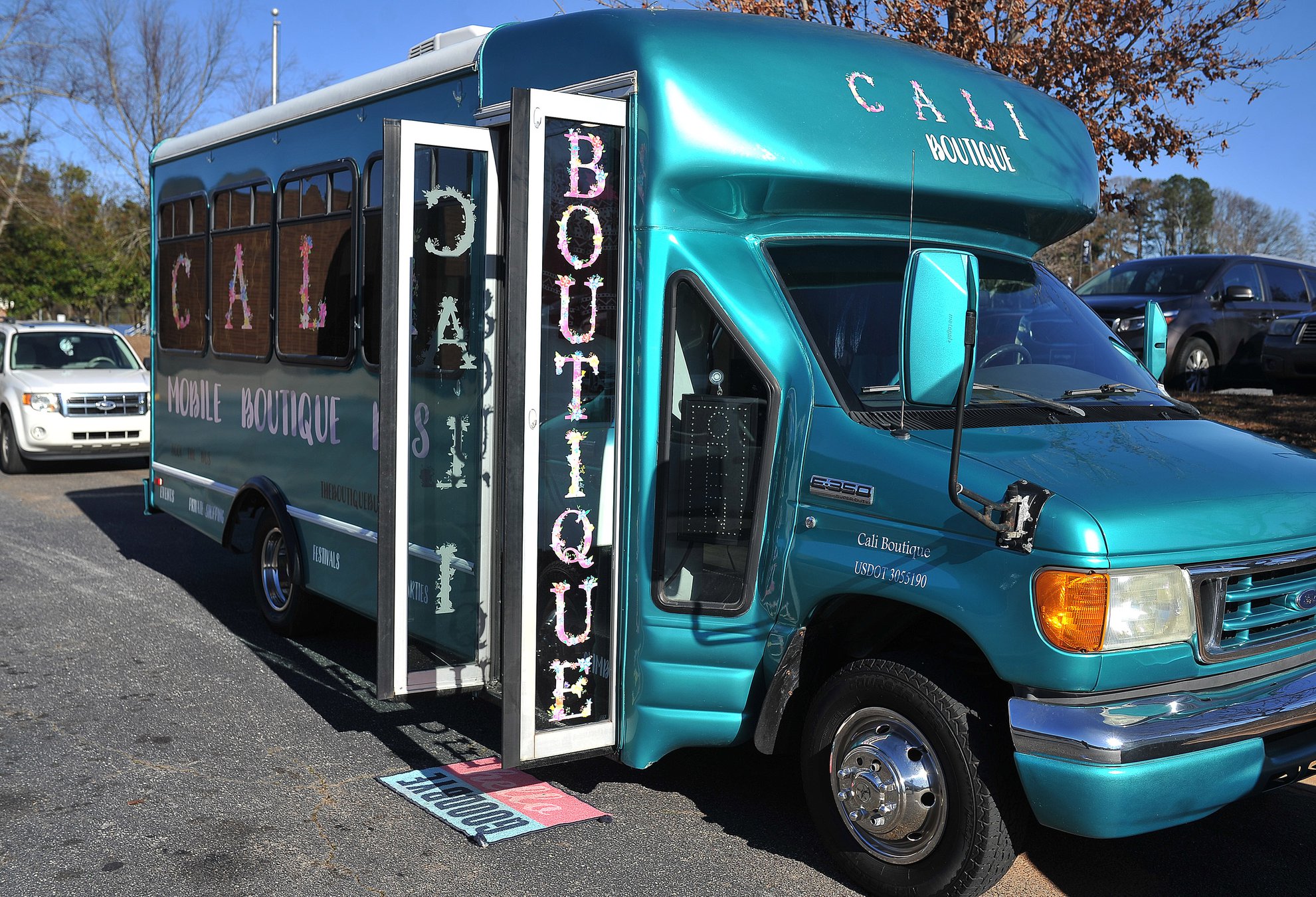 The Boutique Bus offers clothes on the go - Gainesville Times
