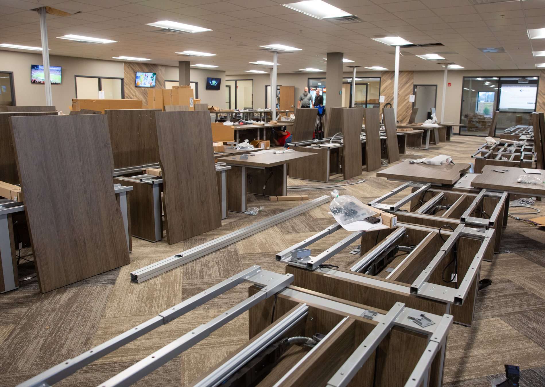 How many workers Syfan Logistics hopes to hire under expansion ...