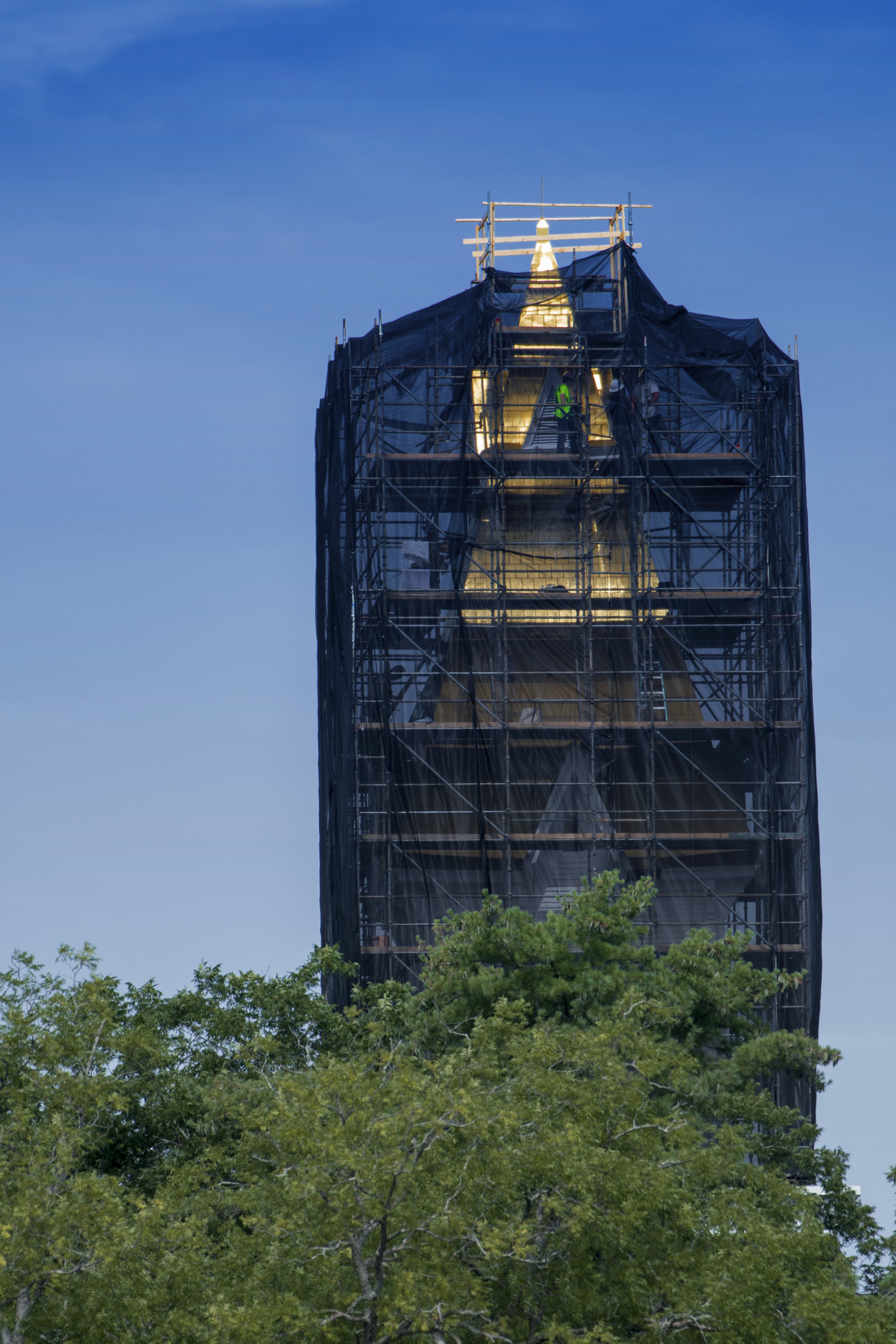 See this UNG building get a new coat of gold, in photos - Gainesville Times
