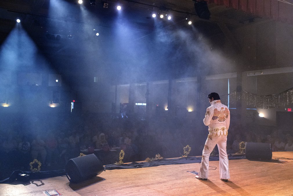 See all the glitz of 20 Elvis tribute artists in these 11 photos ...