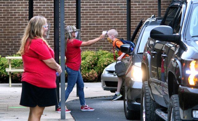 How many are absent from school due to COVID? Hall releases numbers ...