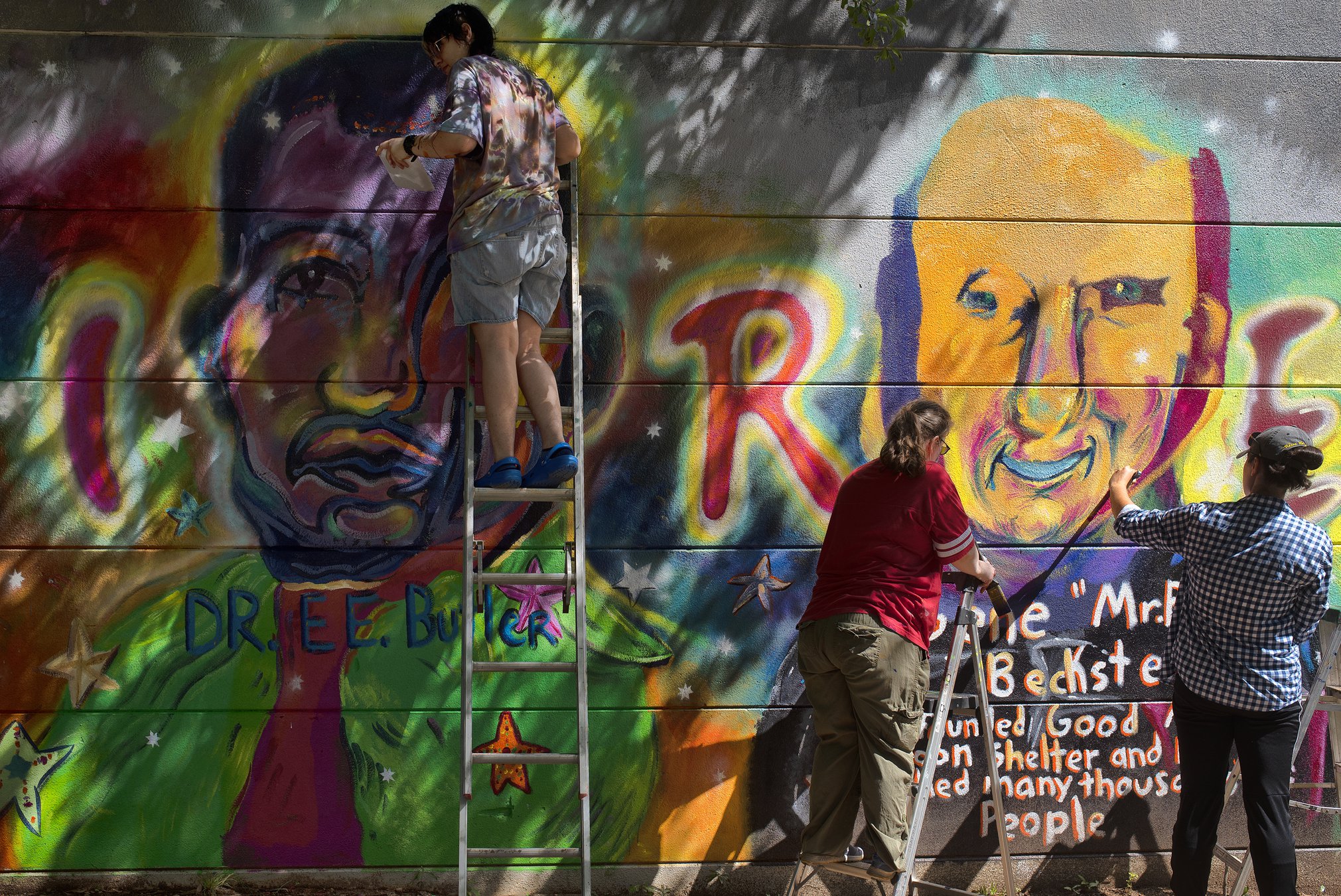 ‘Dream crazy big.’ This new mural depicts Gainesville legends and ...