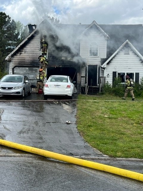 Family of 3 in South Hall displaced by Friday morning fire ...