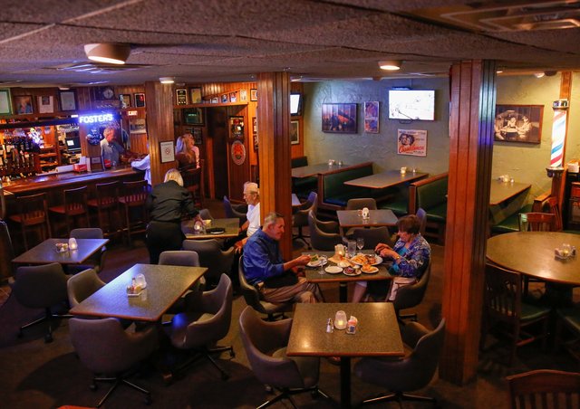 Poor Richard’s has a new owner, but don't expect the food and service ...