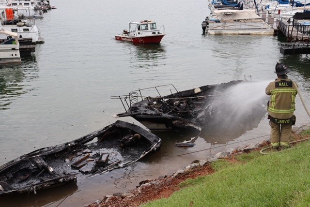 Update: Cause undetermined in fire involving 3 boats on Lake Lanier ...