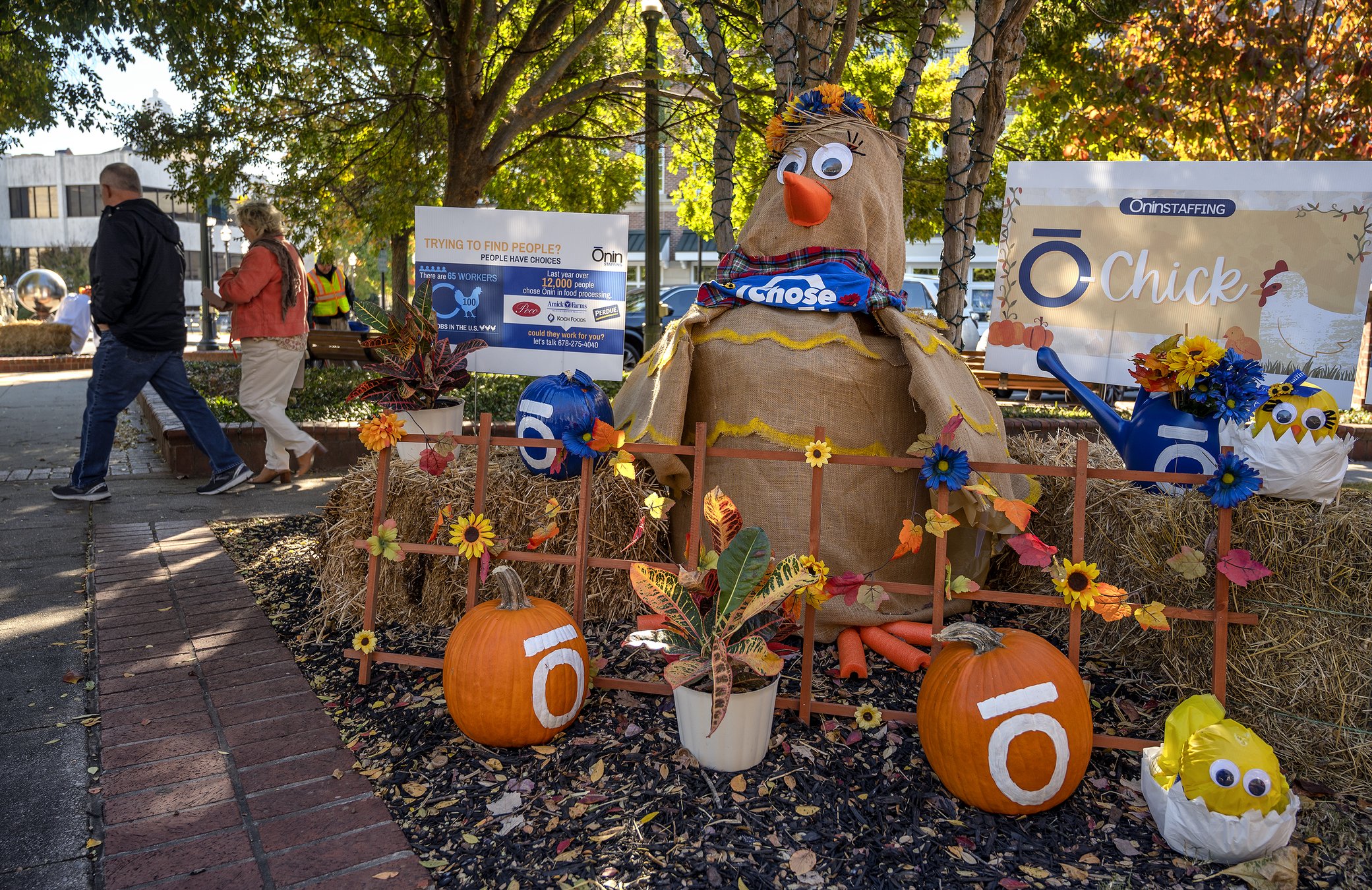 Scarecrows are back on the square. How the tradition nods to ...