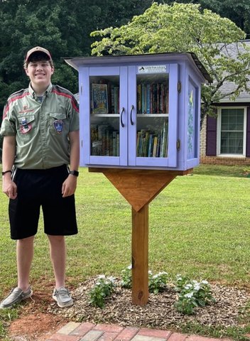 He never met her, but he built 6 Little Free Libraries in her honor ...