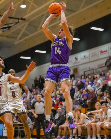 Boys Basketball Player of the Week: Logan Holmes steps up at the right ...