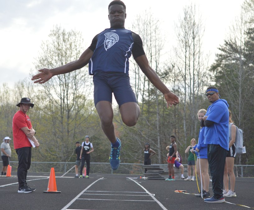PHOTO GALLERY: First day of the Hall County track and field ...