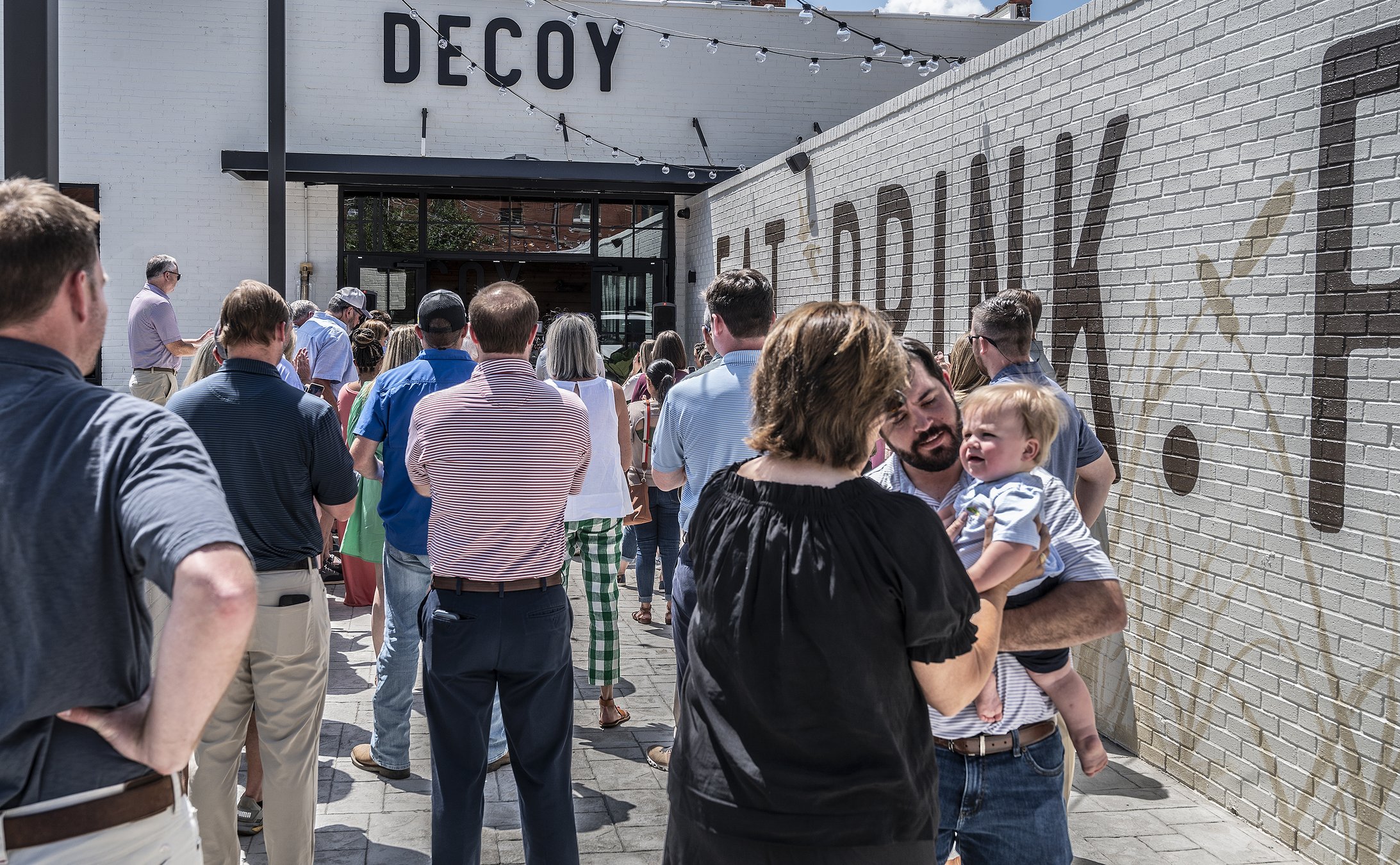 ‘A really big party’: New ‘eatertainment’ restaurant called Decoy opens in downtown Gainesville ...