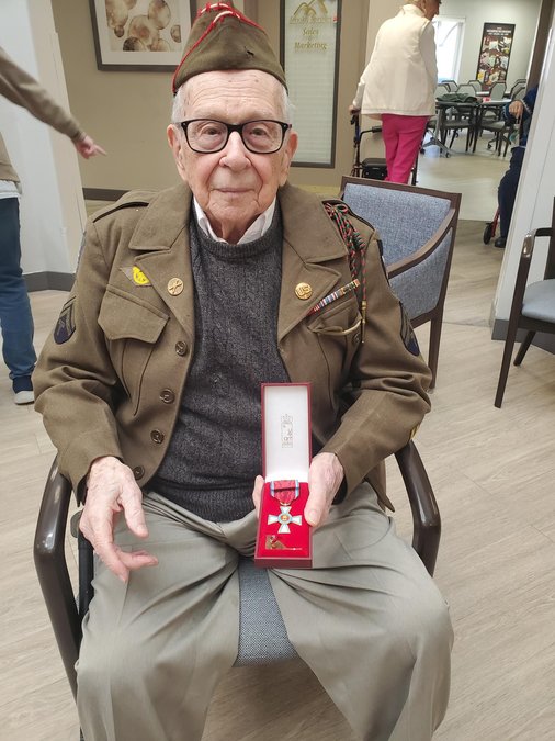 Local WWII Veteran Alan Kinder, 100, awarded Luxembourg's Order of ...