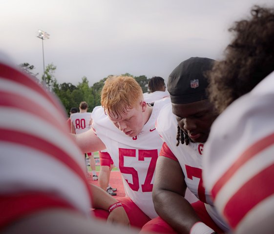 High school football: Gainesville's towering offensive lineman Carter ...